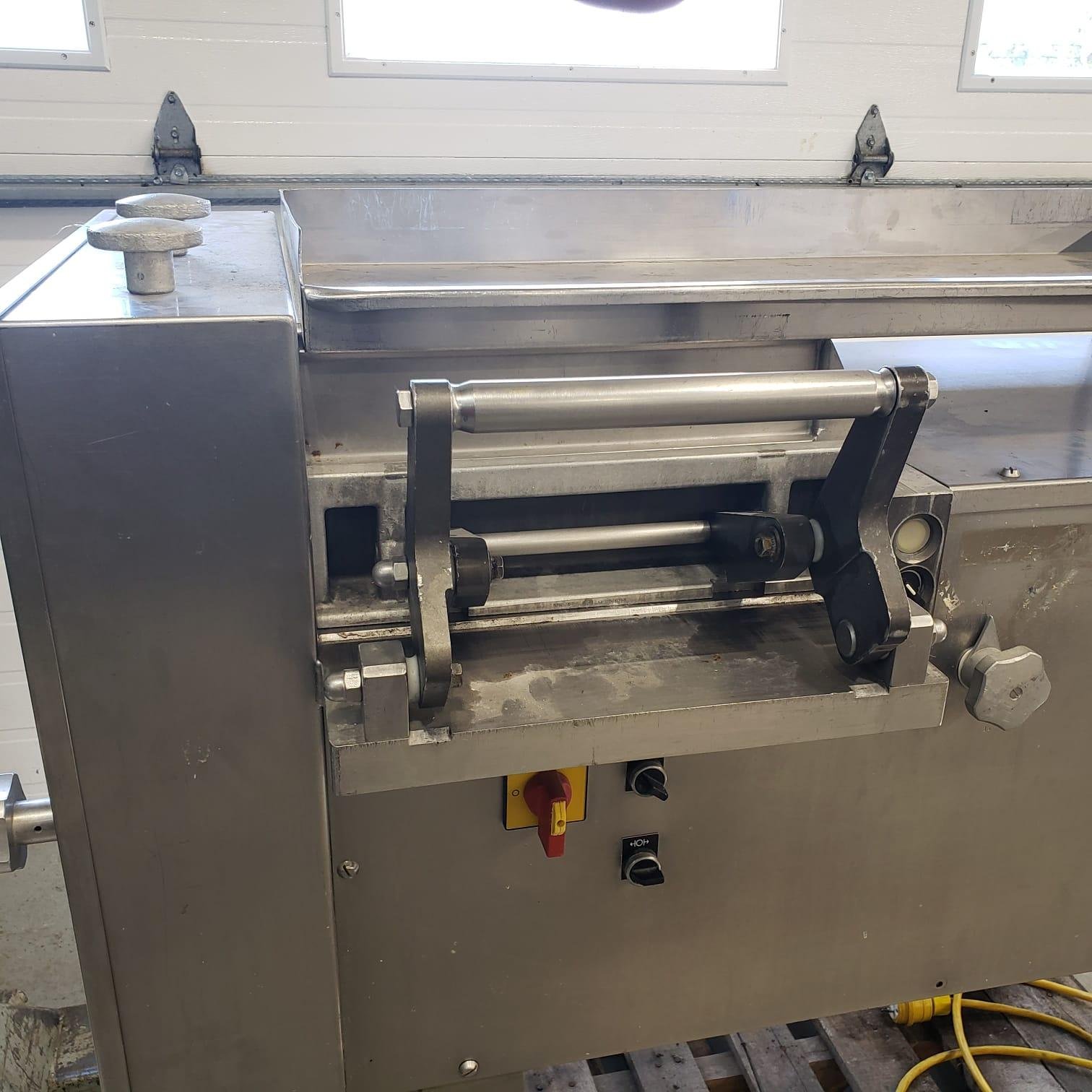 Holac Slicer Model H084-E - Slicer / Guillotine # 8195 | Equipack