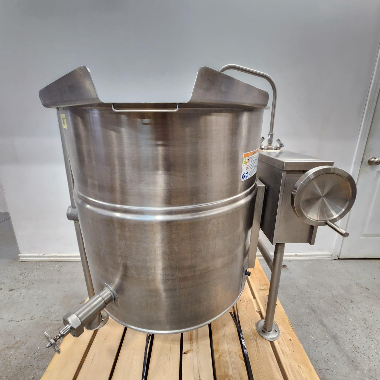 Cleveland 60gal Kettle Model KEL-60-T. 50 psi. Serial No. 1402230 ...