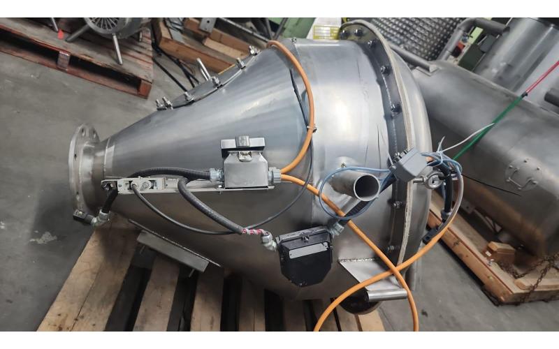 Membrane Hopper Model HM-42 700 Lit Capacity # 1082 | Equipack